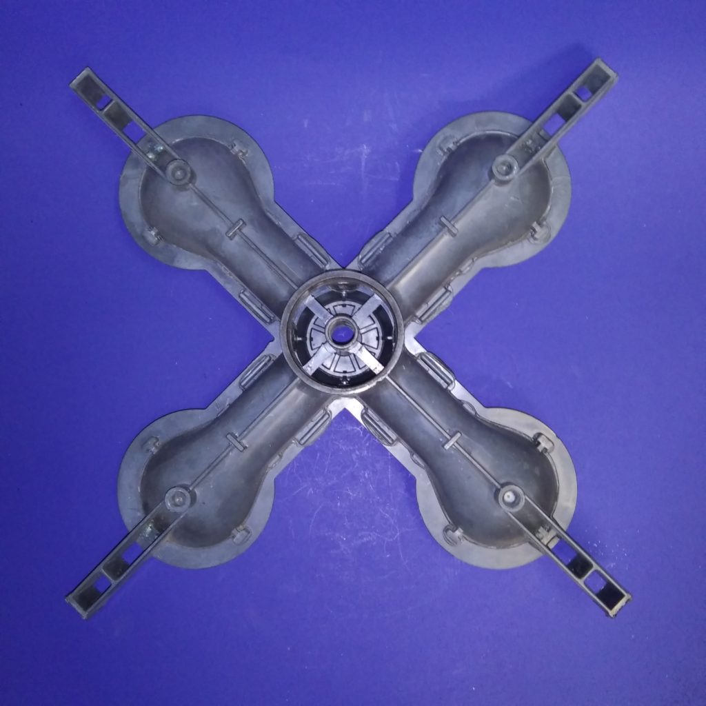 PENTAIR QUAD D.E. BOTTOM MANIFOLD 170059